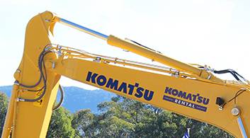 Komatsu Excavators l 13t to 80t l PC350LC-8MO Excavators Komatsu Excavators l 13t to 80t l PC350LC-8MO Excavators